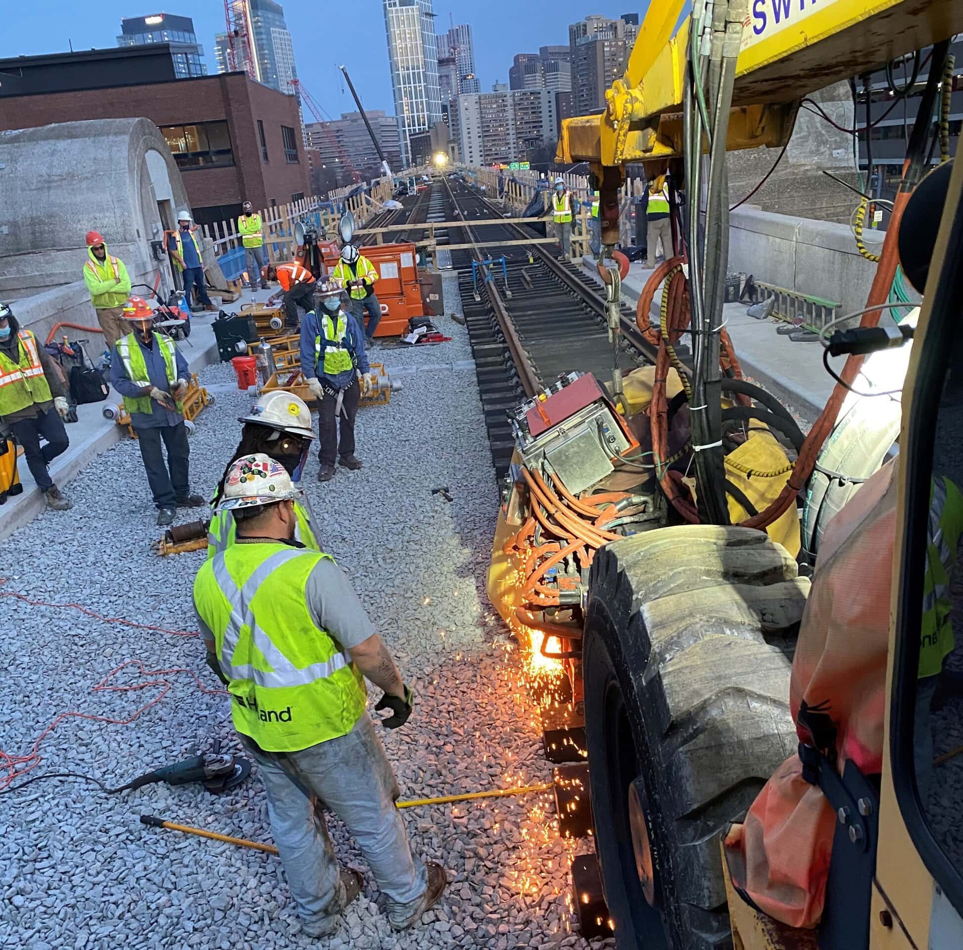 Flash‑Butt Welding for Third‑Rail & Tunnel Clearances - Holland